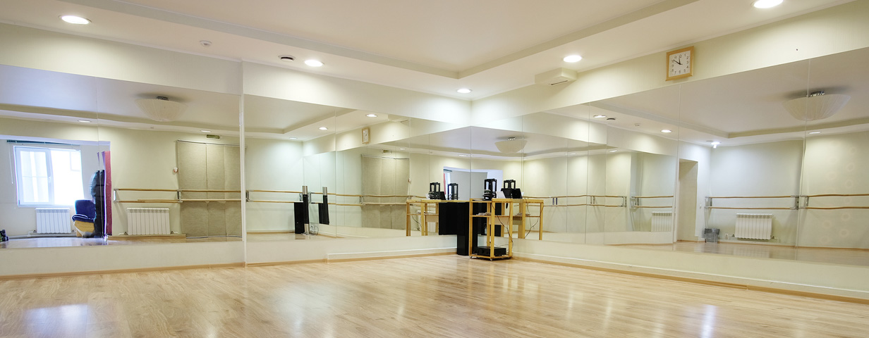 Safety films for Mirror backing and lacquered glass | Novacel